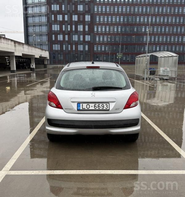 Peugeot 207 2010 Rīga, ar dzinēja tilpumu 1.40 L un nobraukumu 239 tūkst. km par 1650 €, foto 2 vietnē AUTOMOTO.COM.LV