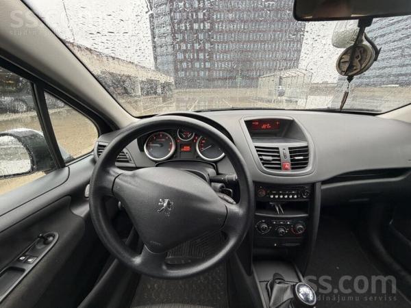 Peugeot 207 2010 in Riga, with an engine capacity of 1.40 L and mileage of 239 thousand km for 1650 €, photo 4 on AUTOMOTO.COM.LV