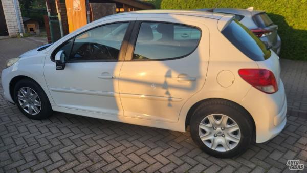 Peugeot 207 2010 in Kaunas, with an engine capacity of 1.40 L and mileage of 148 thousand km for 2000 €, photo 4 on AUTOMOTO.COM.LV