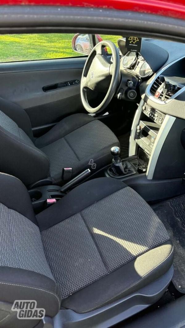 Peugeot 207 2010 Panevēža, ar dzinēja tilpumu 1.40 L un nobraukumu 114 tūkst. km par 980 €, foto 7 vietnē AUTOMOTO.COM.LV