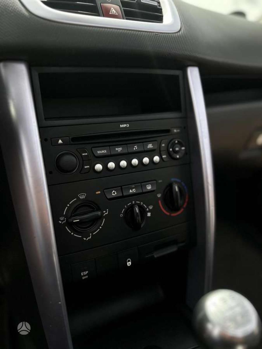 Sarkans Peugeot 207 2007 Kauņa, ar dzinēja tilpumu 1.60 L un nobraukumu 129 tūkst. km par 2600 €, foto 19 vietnē AUTOMOTO.COM.LV