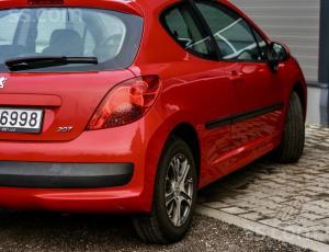 Sarkans Peugeot 207 2007 Cēsis, ar dzinēja tilpumu 1.60 L un nobraukumu 330 tūkst. km par 1950 €, foto 4 vietnē AUTOMOTO.COM.LV
