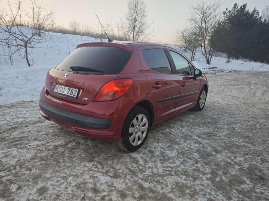 Red Peugeot 207 2006 in Alytus, with an engine capacity of 1.40 L and mileage of 141 thousand km for 1850 €, photo 4 on AUTOMOTO.COM.LV