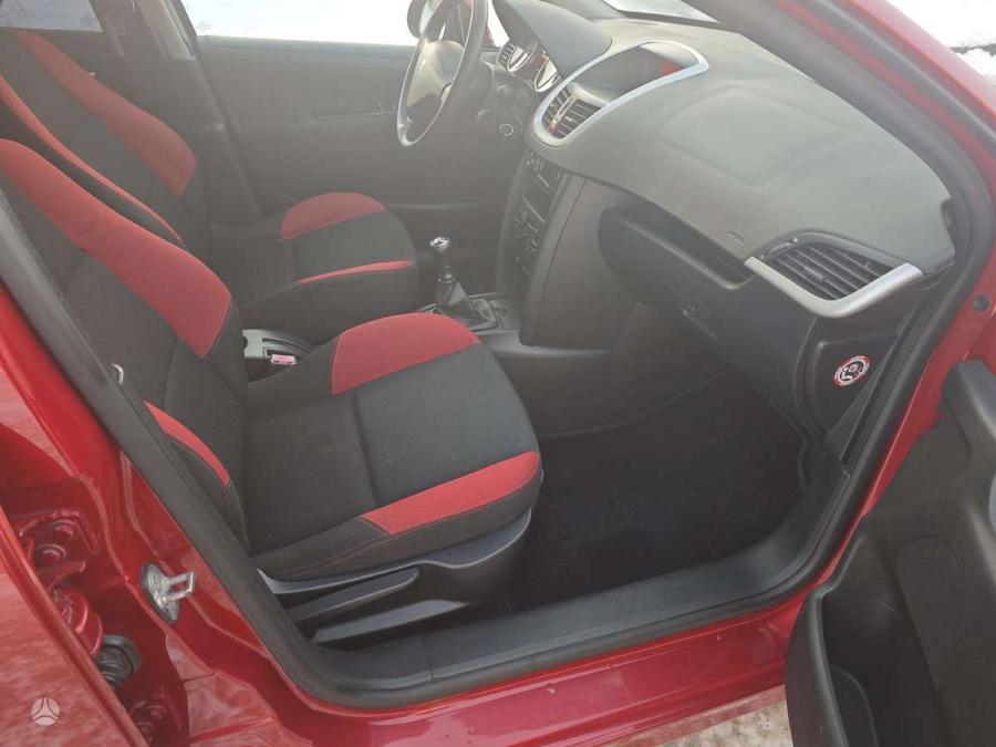 Red Peugeot 207 2006 in Alytus, with an engine capacity of 1.40 L and mileage of 141 thousand km for 1850 €, photo 7 on AUTOMOTO.COM.LV
