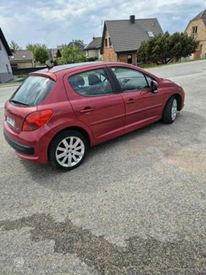 Red Peugeot 207 2006 in Siauliai, with an engine capacity of 1.56 L and mileage of 229 thousand km for 1300 €, photo 5 on AUTOMOTO.COM.LV
