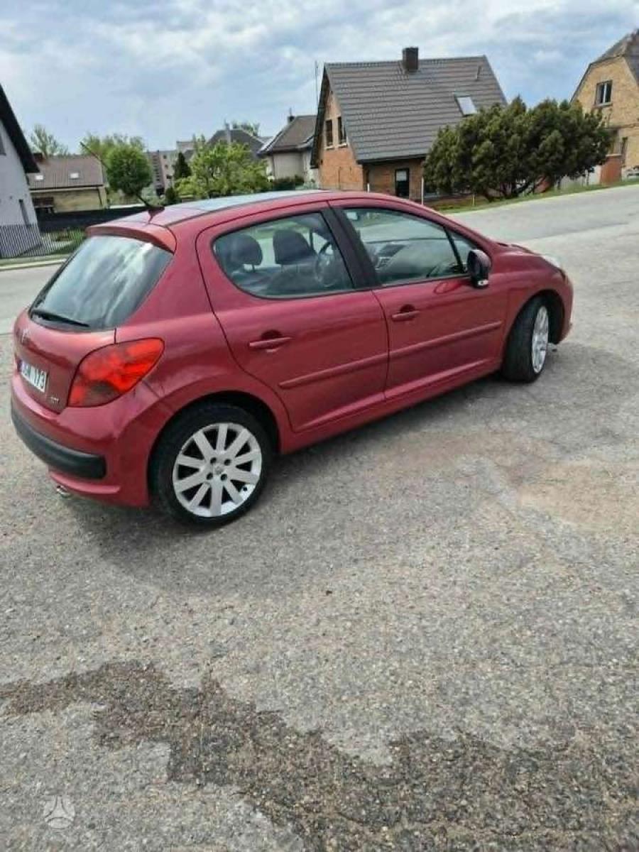 Red Peugeot 207 2006 in Siauliai, with an engine capacity of 1.56 L and mileage of 229 thousand km for 1300 €, photo 5 on AUTOMOTO.COM.LV
