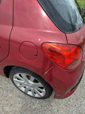 Red Peugeot 207 2006 in Siauliai, with an engine capacity of 1.56 L and mileage of 229 thousand km for 1300 €, photo 6 on AUTOMOTO.COM.LV
