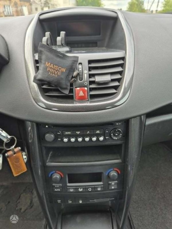 Sarkans Peugeot 207 2006 Šauļi, ar dzinēja tilpumu 1.56 L un nobraukumu 229 tūkst. km par 1300 €, foto 6 vietnē AUTOMOTO.COM.LV
