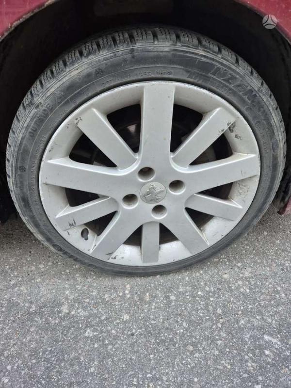 Sarkans Peugeot 207 2006 Šauļi, ar dzinēja tilpumu 1.56 L un nobraukumu 229 tūkst. km par 1300 €, foto 9 vietnē AUTOMOTO.COM.LV