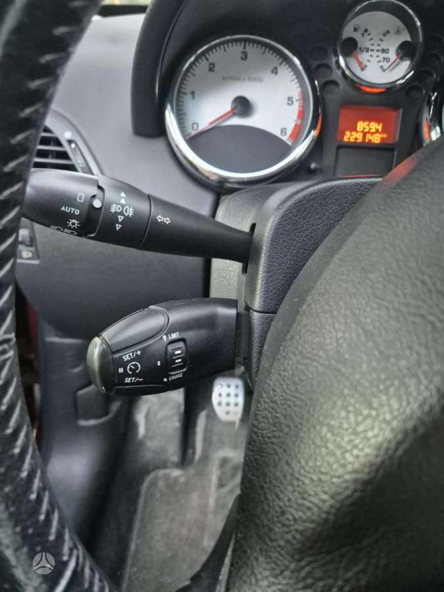 Red Peugeot 207 2006 in Siauliai, with an engine capacity of 1.56 L and mileage of 229 thousand km for 1300 €, photo 13 on AUTOMOTO.COM.LV
