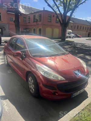 Red Peugeot 207 2007 in Riga, with an engine capacity of 1.40 L and mileage of 186 thousand km for 1200 €, photo 4 on AUTOMOTO.COM.LV