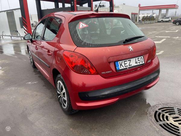 Red Peugeot 207 2007 in Siauliai, with an engine capacity of 1.40 L and mileage of 252 thousand km for 900 €, photo 6 on AUTOMOTO.COM.LV