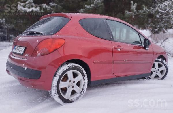 Red Peugeot 207 2007 in Daugavpils, with an engine capacity of 1.40 L and mileage of 236 thousand km for 1530 €, photo 2 on AUTOMOTO.COM.LV