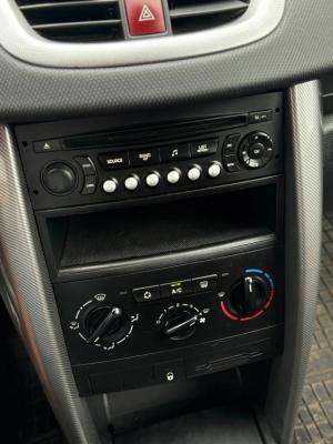 Sarkans Peugeot 207 2007 Rīga, ar dzinēja tilpumu 1.40 L un nobraukumu 236 tūkst. km par 1950 €, foto 12 vietnē AUTOMOTO.COM.LV