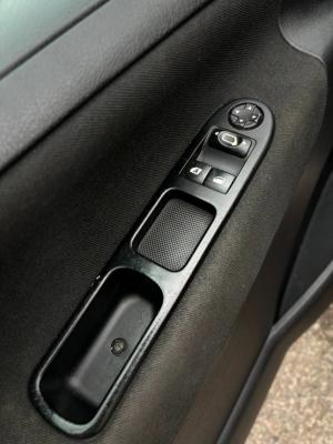 Sarkans Peugeot 207 2007 Rīga, ar dzinēja tilpumu 1.40 L un nobraukumu 236 tūkst. km par 1950 €, foto 14 vietnē AUTOMOTO.COM.LV
