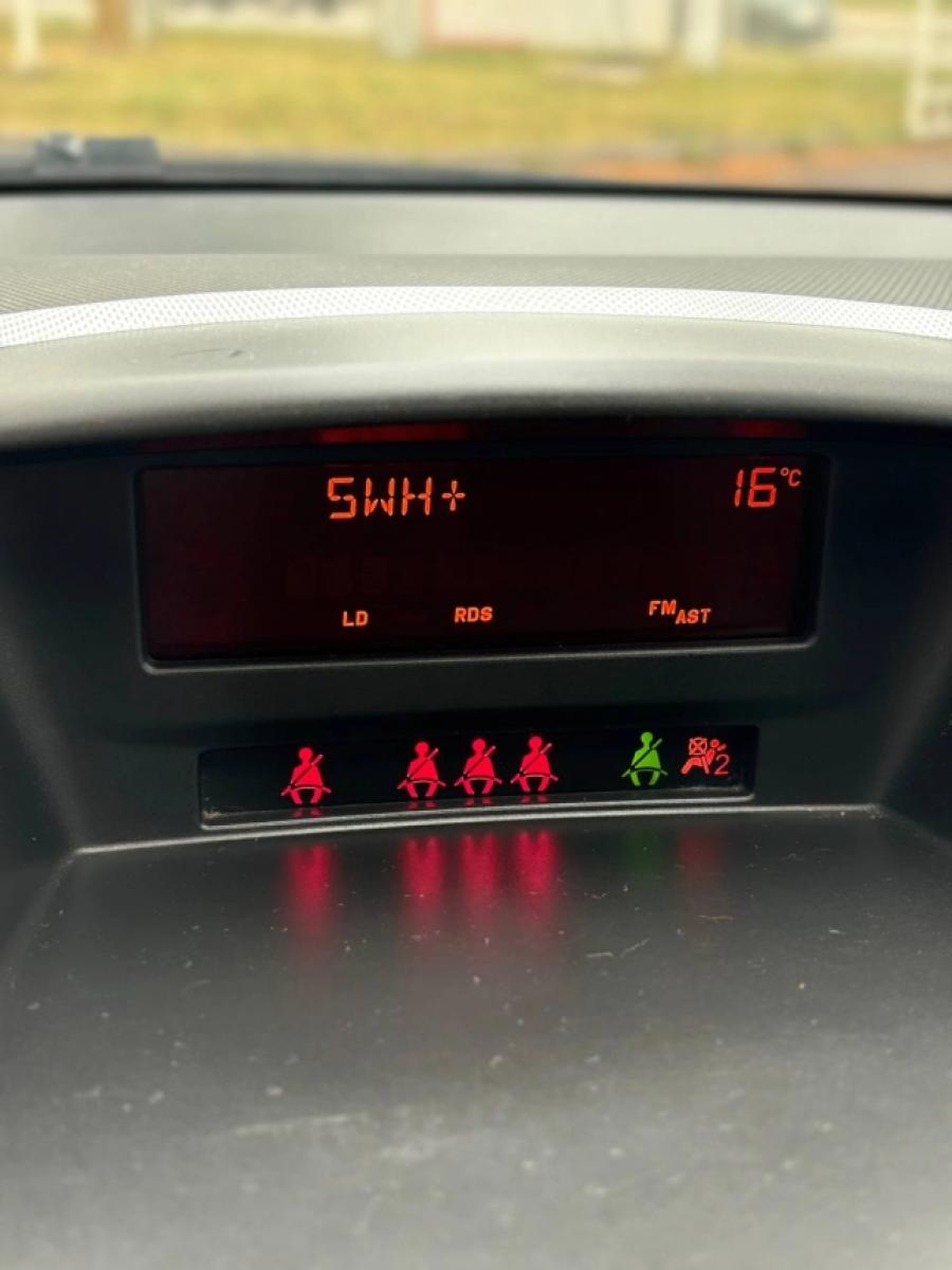 Sarkans Peugeot 207 2007 Rīga, ar dzinēja tilpumu 1.40 L un nobraukumu 236 tūkst. km par 1950 €, foto 15 vietnē AUTOMOTO.COM.LV