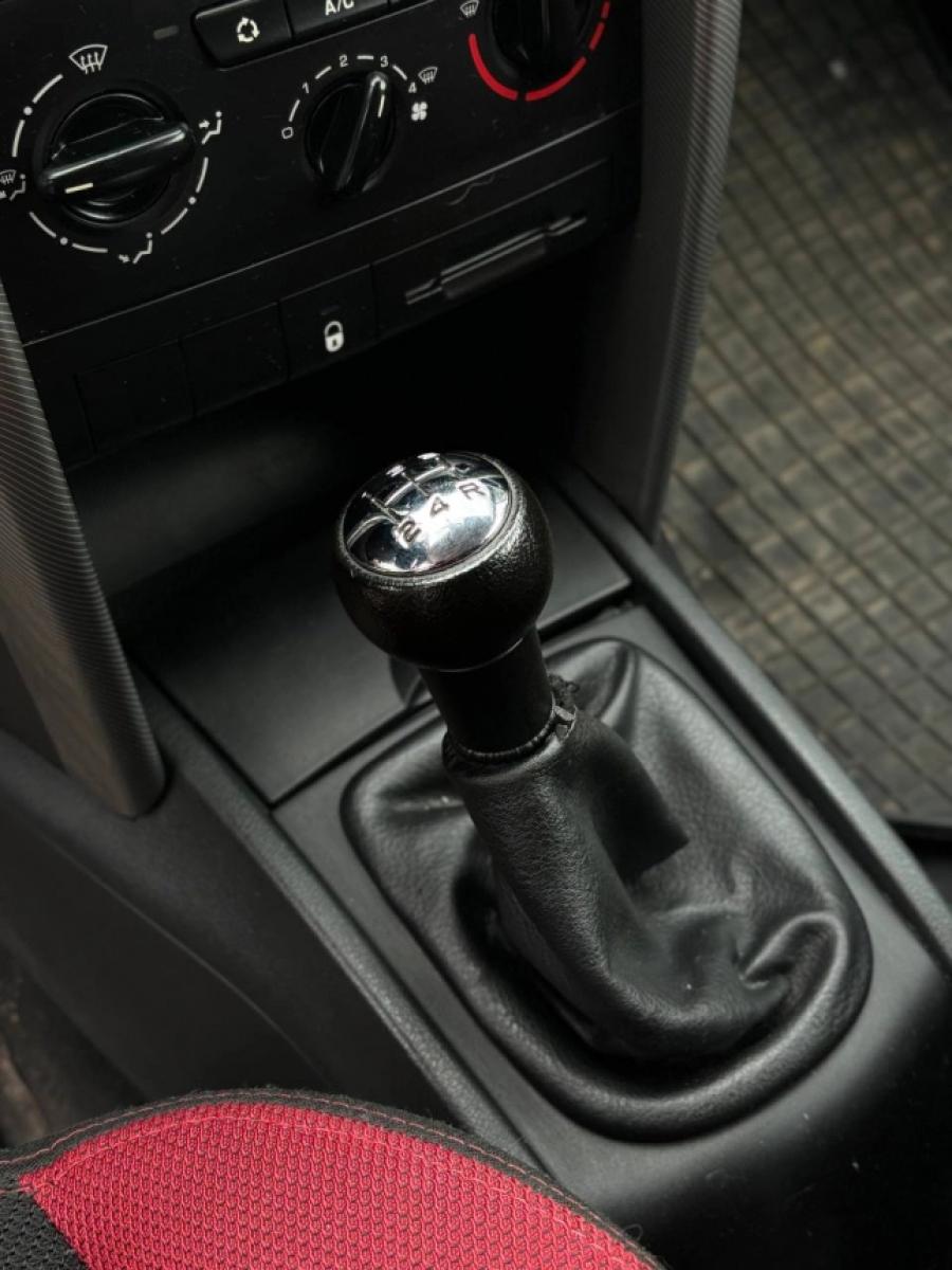 Sarkans Peugeot 207 2007 Rīga, ar dzinēja tilpumu 1.40 L un nobraukumu 236 tūkst. km par 1950 €, foto 16 vietnē AUTOMOTO.COM.LV