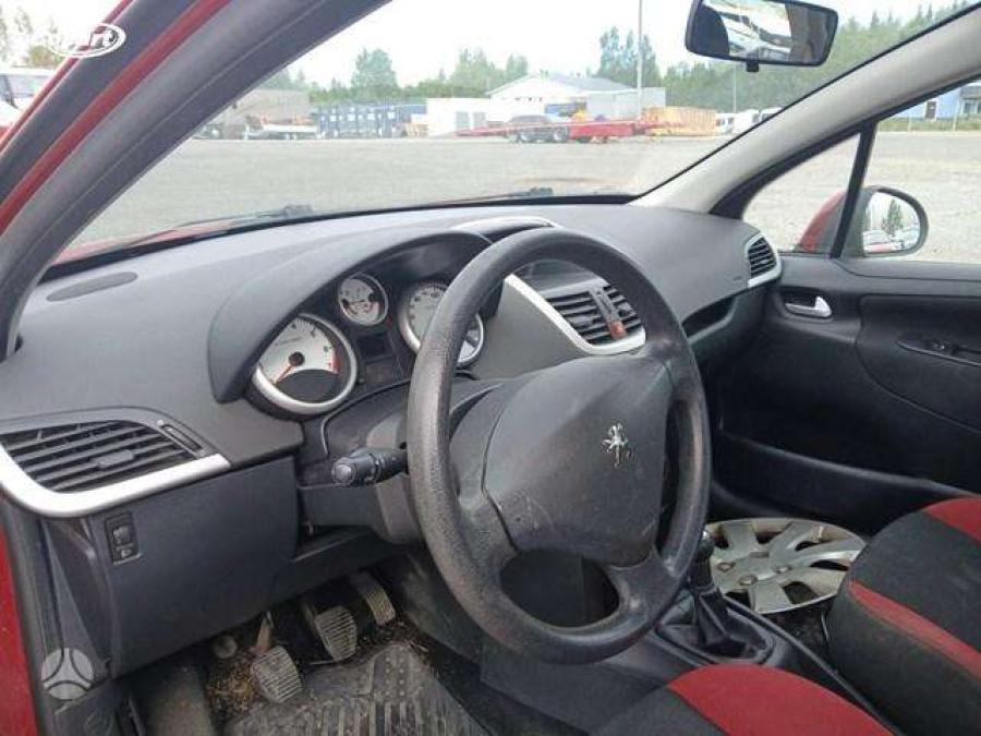 Red Peugeot 207 2007 in Kaunas, with an engine capacity of 1.36 L and mileage of 222 thousand km for 850 €, photo 14 on AUTOMOTO.COM.LV