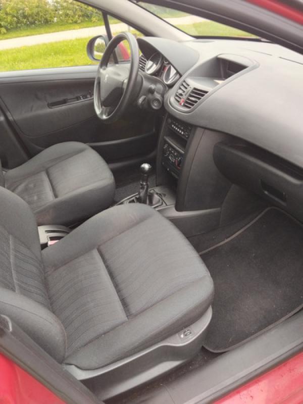 Sarkans Peugeot 207 2007 Tartu, ar dzinēja tilpumu 1.40 L un nobraukumu 328 tūkst. km par 1600 €, foto 6 vietnē AUTOMOTO.COM.LV