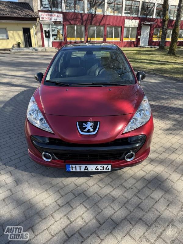 Red Peugeot 207 2008 in Kazlu Ruda, with an engine capacity of 1.60 L and mileage of 246 thousand km for 1350 €, photo 2 on AUTOMOTO.COM.LV