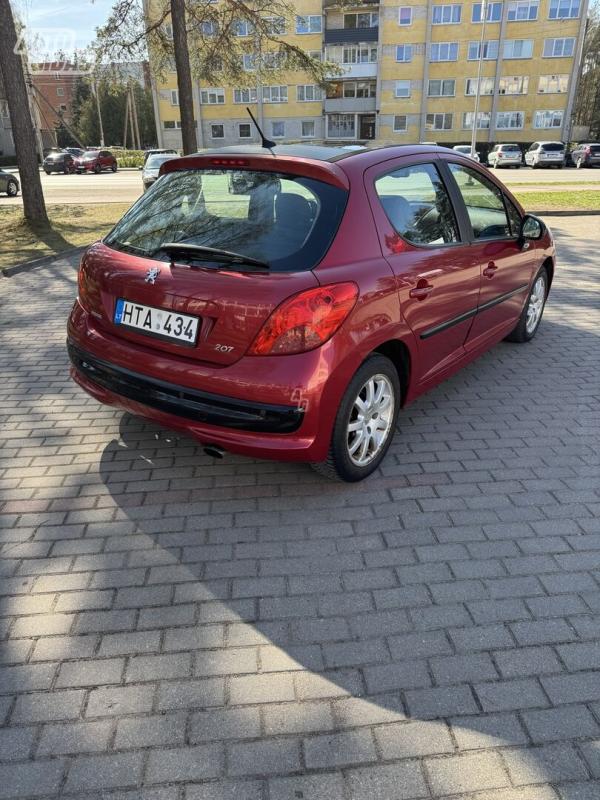 Red Peugeot 207 2008 in Kazlu Ruda, with an engine capacity of 1.60 L and mileage of 246 thousand km for 1350 €, photo 7 on AUTOMOTO.COM.LV