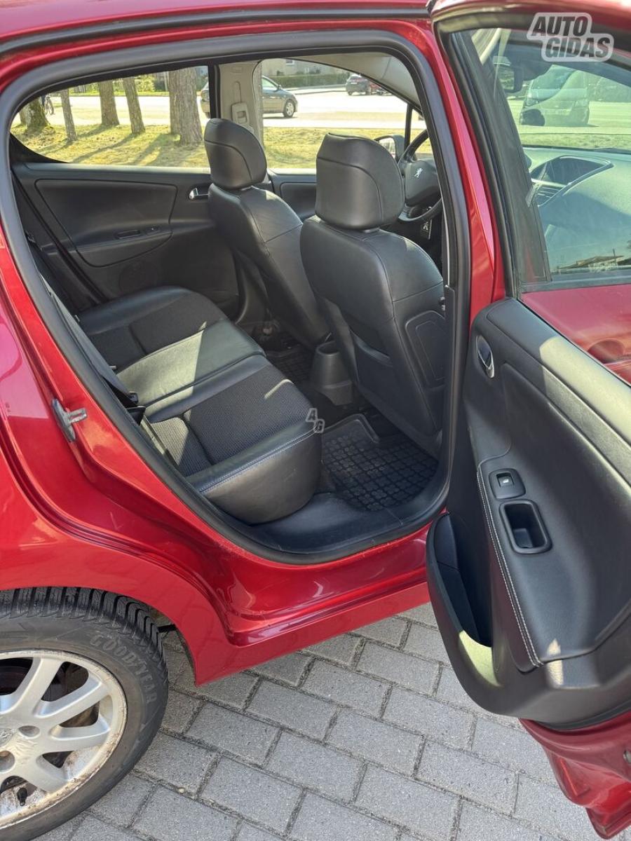 Sarkans Peugeot 207 2008 Kazlų Rūda, ar dzinēja tilpumu 1.60 L un nobraukumu 246 tūkst. km par 1350 €, foto 15 vietnē AUTOMOTO.COM.LV