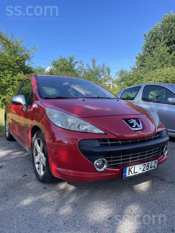 Red Peugeot 207 2008 in Riga, with an engine capacity of 1.60 L and mileage of 217 thousand km for 1000 €, photo 2 on AUTOMOTO.COM.LV
