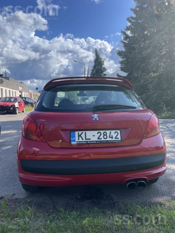 Red Peugeot 207 2008 in Riga, with an engine capacity of 1.60 L and mileage of 217 thousand km for 1000 €, photo 3 on AUTOMOTO.COM.LV