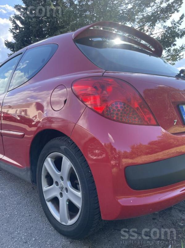 Red Peugeot 207 2008 in Riga, with an engine capacity of 1.60 L and mileage of 217 thousand km for 1000 €, photo 6 on AUTOMOTO.COM.LV