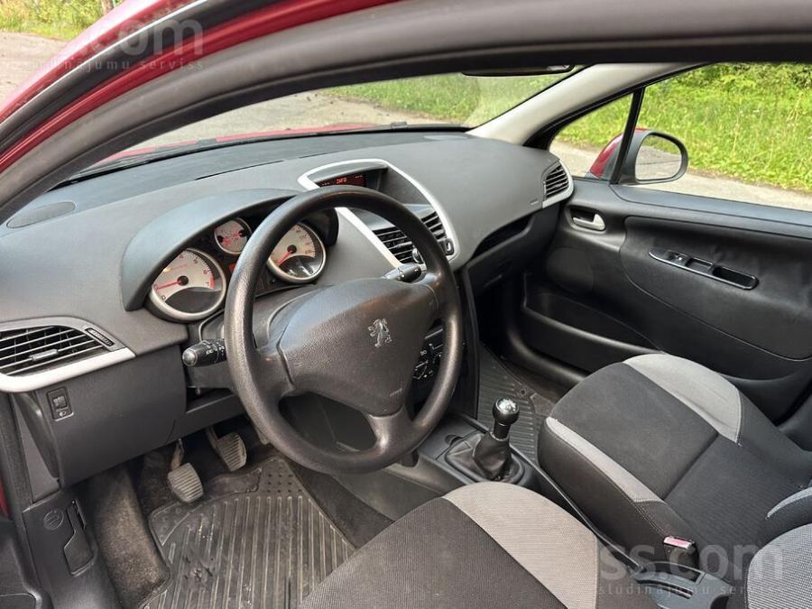 Sarkans Peugeot 207 2009 Rīga, ar dzinēja tilpumu 1.40 L un nobraukumu 133 tūkst. km par 800 €, foto 6 vietnē AUTOMOTO.COM.LV
