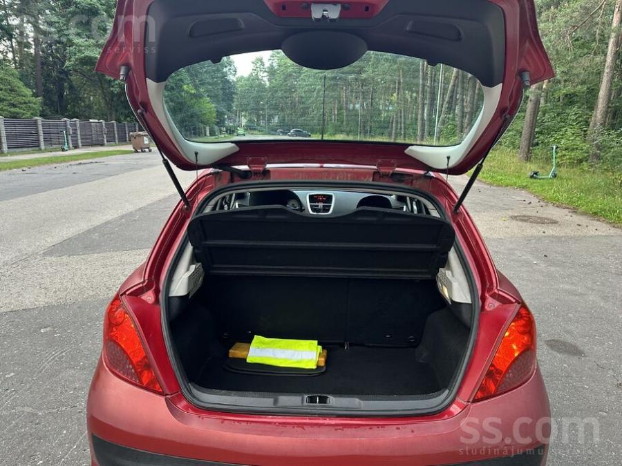 Sarkans Peugeot 207 2009 Rīga, ar dzinēja tilpumu 1.40 L un nobraukumu 133 tūkst. km par 800 €, foto 10 vietnē AUTOMOTO.COM.LV