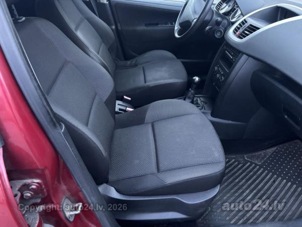 Sarkans Peugeot 207 2010 Tallina, ar dzinēja tilpumu 1.40 L un nobraukumu 84 tūkst. km par 2800 €, foto 6 vietnē AUTOMOTO.COM.LV