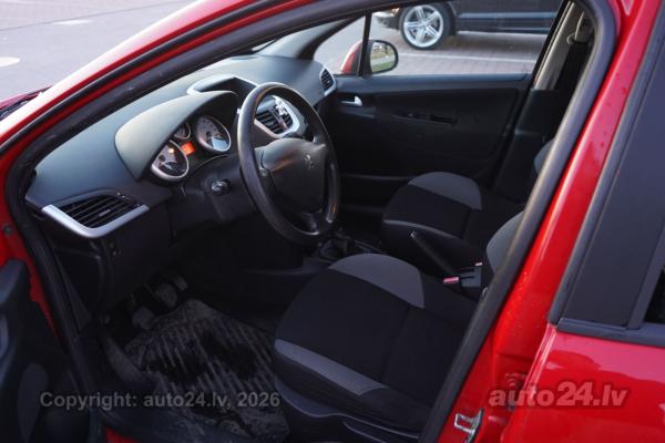 Sarkans Peugeot 207 2010 Tallina, ar dzinēja tilpumu 1.40 L un nobraukumu 172 tūkst. km par 2400 €, foto 9 vietnē AUTOMOTO.COM.LV