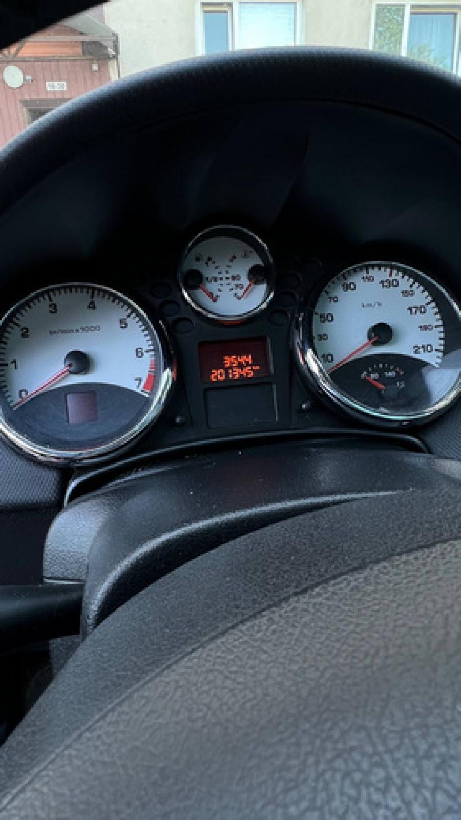 Sarkans Peugeot 207 2008 Pērnava, ar dzinēja tilpumu 0.00 L un nobraukumu 202 tūkst. km par 2000 €, foto 7 vietnē AUTOMOTO.COM.LV