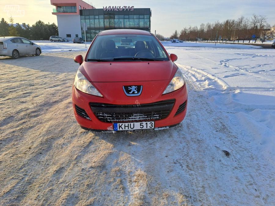 Sarkans Peugeot 207 2011 Panevēža, ar dzinēja tilpumu 1.40 L un nobraukumu 169 tūkst. km par 1500 €, foto 1 vietnē AUTOMOTO.COM.LV