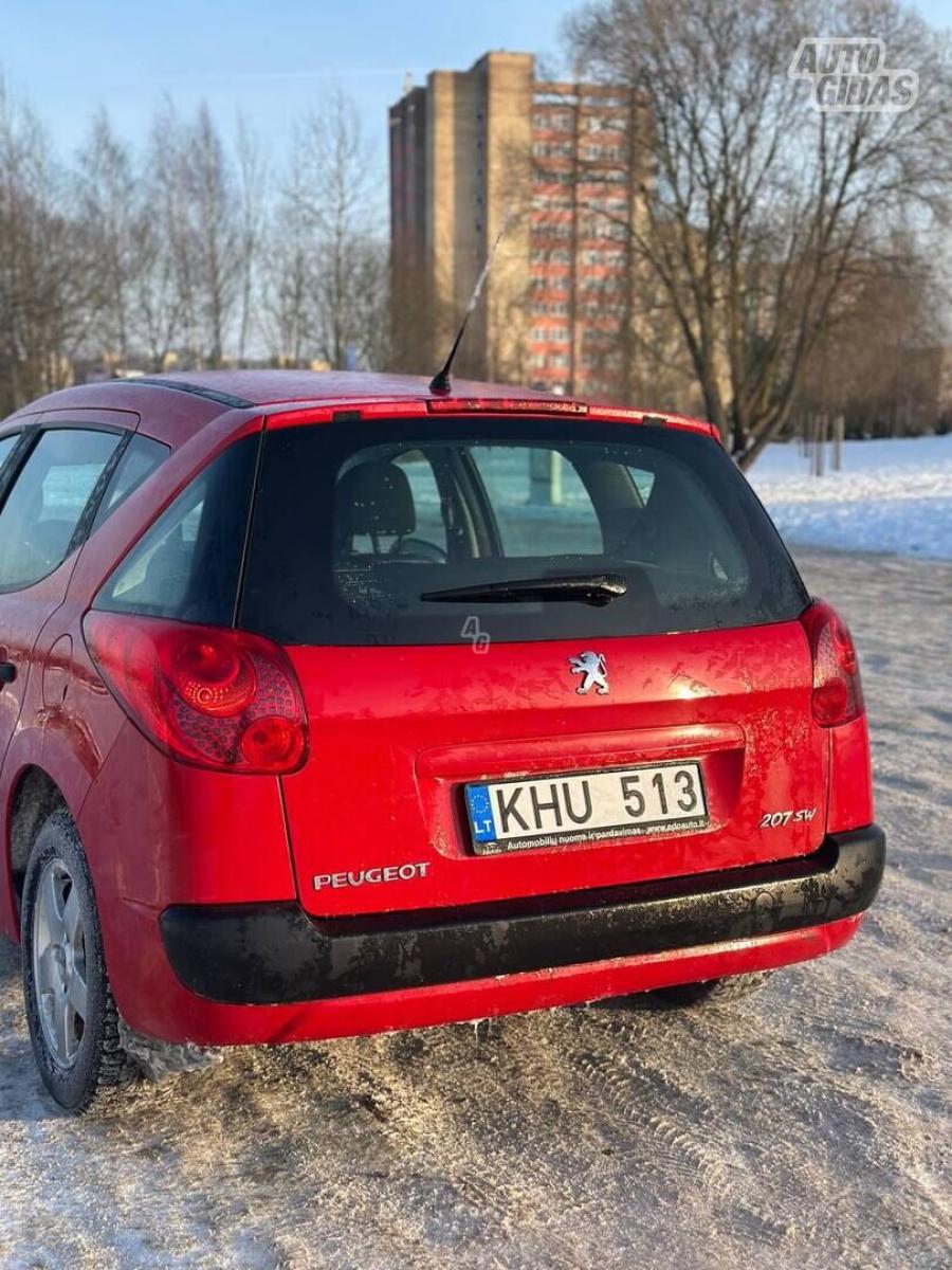 Sarkans Peugeot 207 2011 Panevēža, ar dzinēja tilpumu 1.40 L un nobraukumu 169 tūkst. km par 1500 €, foto 9 vietnē AUTOMOTO.COM.LV