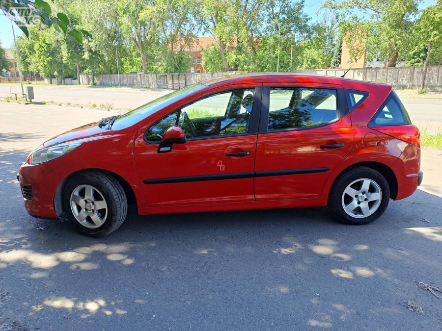Sarkans Peugeot 207 2011 Panevēža, ar dzinēja tilpumu 1.40 L un nobraukumu 172 tūkst. km par 1500 €, foto 1 vietnē AUTOMOTO.COM.LV
