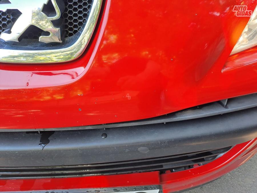 Sarkans Peugeot 207 2011 Panevēža, ar dzinēja tilpumu 1.40 L un nobraukumu 172 tūkst. km par 1500 €, foto 12 vietnē AUTOMOTO.COM.LV