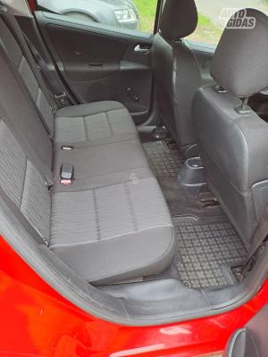 Sarkans Peugeot 207 2011 Panevēža, ar dzinēja tilpumu 1.40 L un nobraukumu 172 tūkst. km par 1500 €, foto 23 vietnē AUTOMOTO.COM.LV