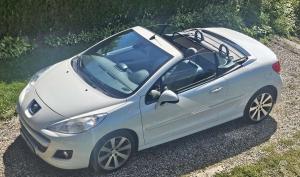 White Peugeot 207 2012 in Vilnius, with an engine capacity of 1.56 L and mileage of 230 thousand km for 2200 €, photo 3 on AUTOMOTO.COM.LV