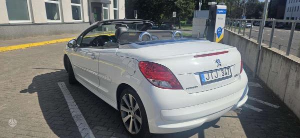 White Peugeot 207 2012 in Vilnius, with an engine capacity of 1.56 L and mileage of 230 thousand km for 2200 €, photo 3 on AUTOMOTO.COM.LV