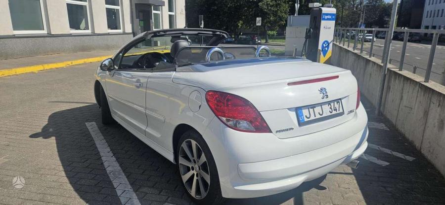 White Peugeot 207 2012 in Vilnius, with an engine capacity of 1.56 L and mileage of 230 thousand km for 2200 €, photo 4 on AUTOMOTO.COM.LV