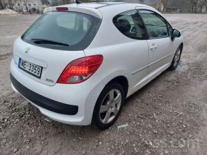 White Peugeot 207 2009 in Jekabpils, with an engine capacity of 1.60 L and mileage of 215 thousand km for 1690 €, photo 3 on AUTOMOTO.COM.LV