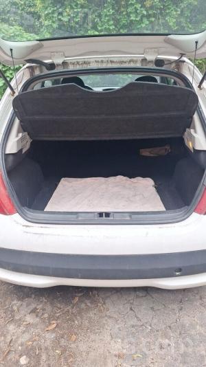 White Peugeot 207 2010 in Riga, with an engine capacity of 1.40 L and mileage of 325 thousand km for 700 €, photo 7 on AUTOMOTO.COM.LV