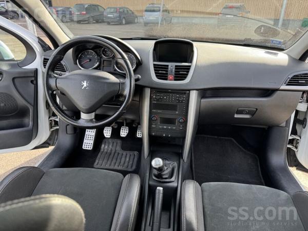 White Peugeot 207 2007 in Riga, with an engine capacity of 1.60 L and mileage of 196 thousand km for 2100 €, photo 5 on AUTOMOTO.COM.LV