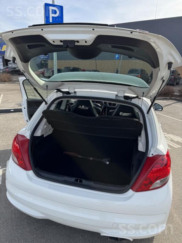 White Peugeot 207 2007 in Riga, with an engine capacity of 1.60 L and mileage of 196 thousand km for 2100 €, photo 9 on AUTOMOTO.COM.LV