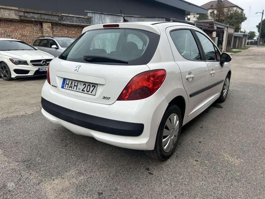 Balts Peugeot 207 2008 Kauņa, ar dzinēja tilpumu 1.40 L un nobraukumu 182 tūkst. km par 1300 €, foto 5 vietnē AUTOMOTO.COM.LV