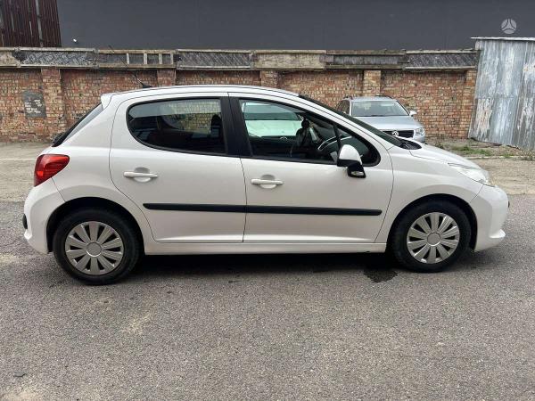 White Peugeot 207 2008 in Kaunas, with an engine capacity of 1.40 L and mileage of 182 thousand km for 1300 €, photo 6 on AUTOMOTO.COM.LV