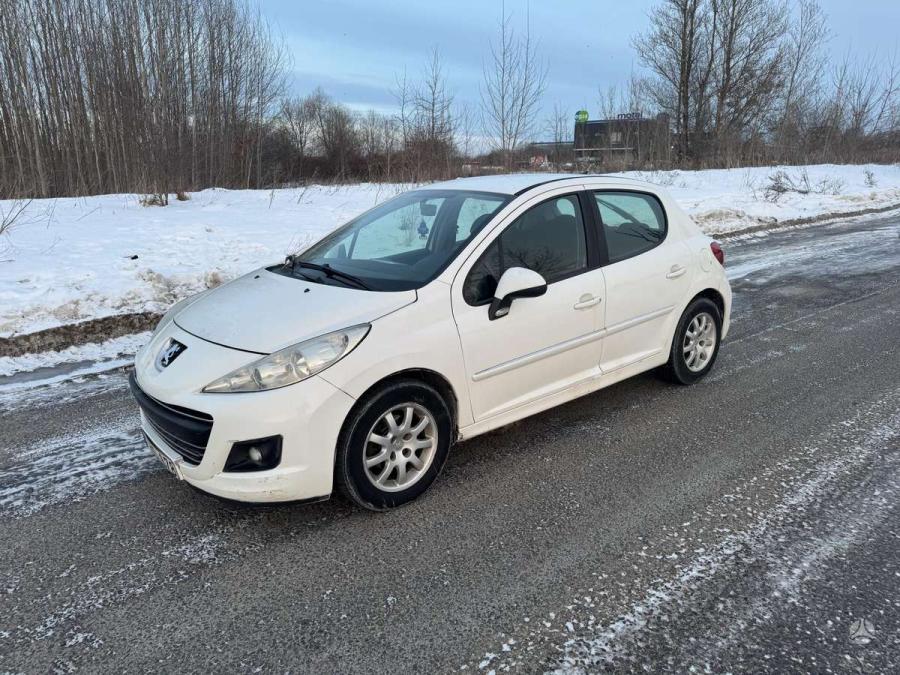 Balts Peugeot 207 2009 Viļņa, ar dzinēja tilpumu 1.40 L un nobraukumu 202 tūkst. km par 820 €, foto 1 vietnē AUTOMOTO.COM.LV
