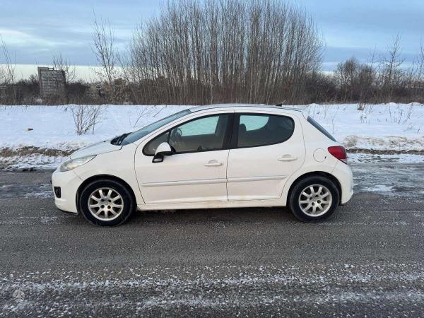 White Peugeot 207 2009 in Vilnius, with an engine capacity of 1.40 L and mileage of 202 thousand km for 820 €, photo 2 on AUTOMOTO.COM.LV
